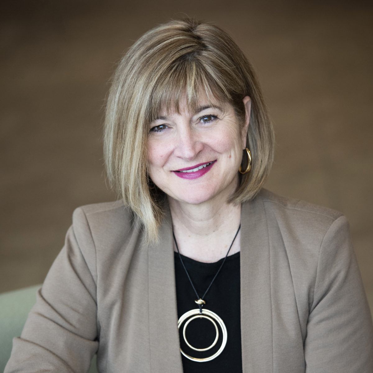 Anne E. Bélec - Bernstein Crisis Management